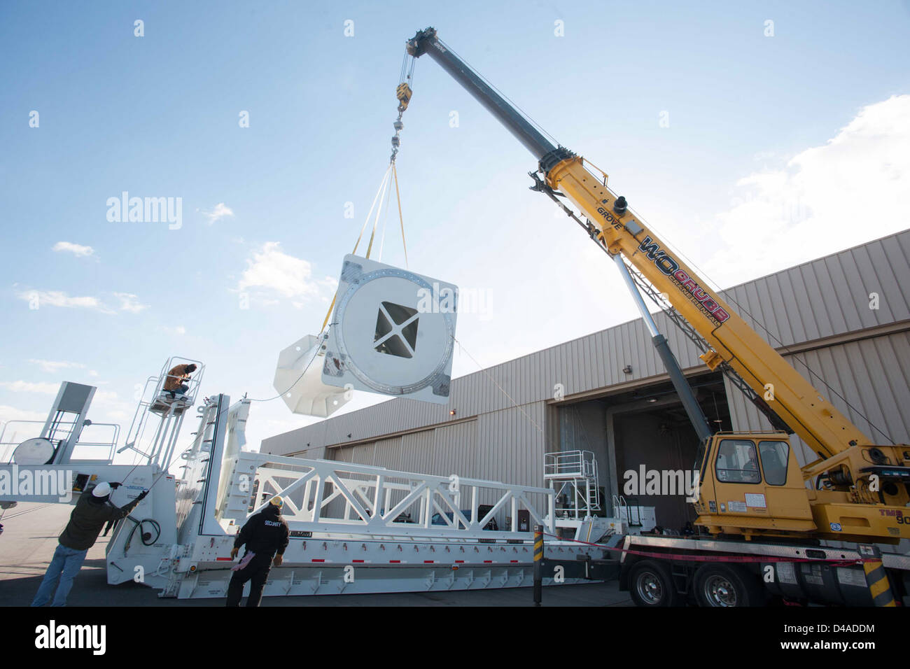 Mass simulator hi-res stock photography and images - Alamy