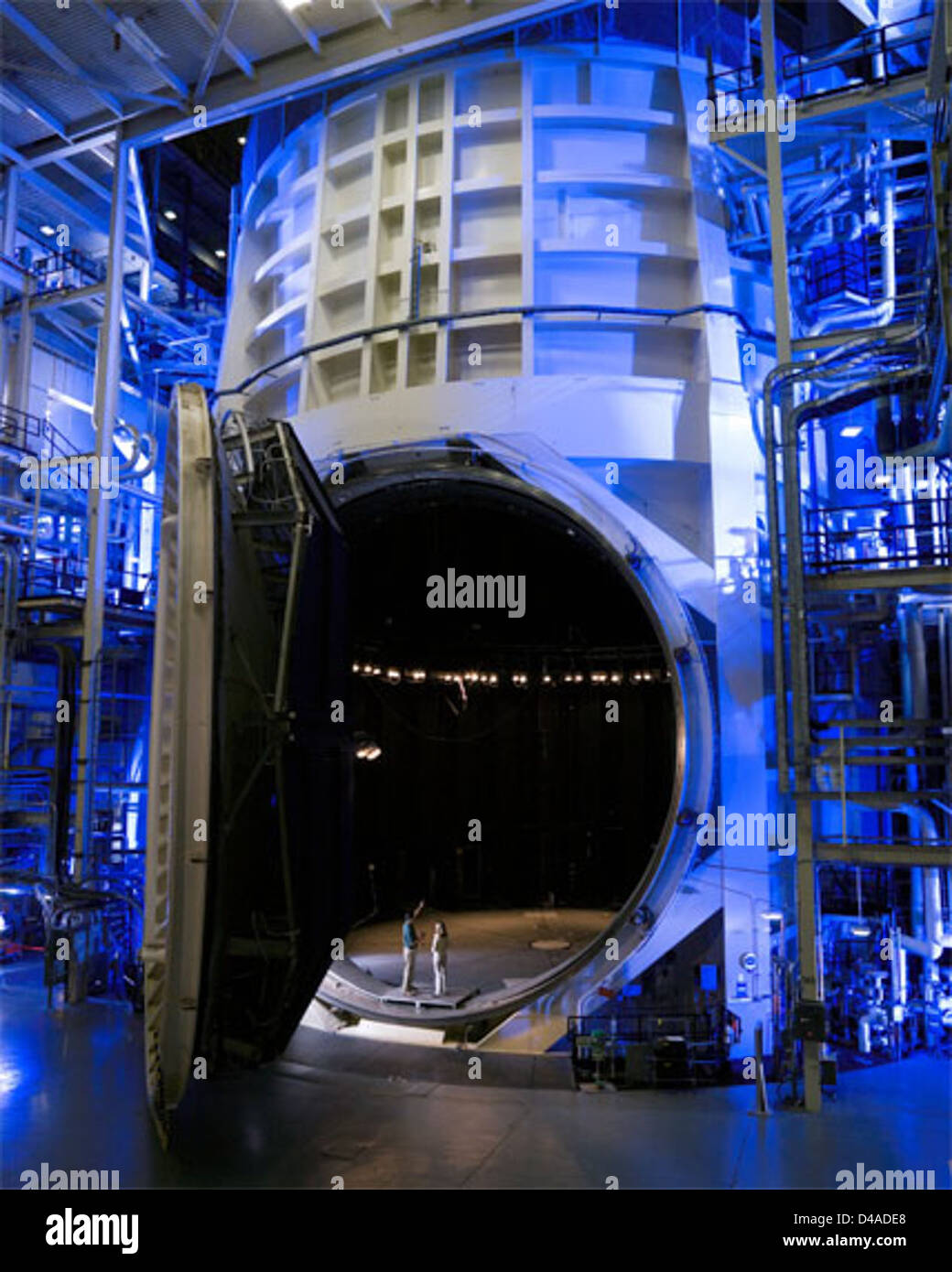 Cryogenic Facilities Hi Res Stock Photography And Images Alamy