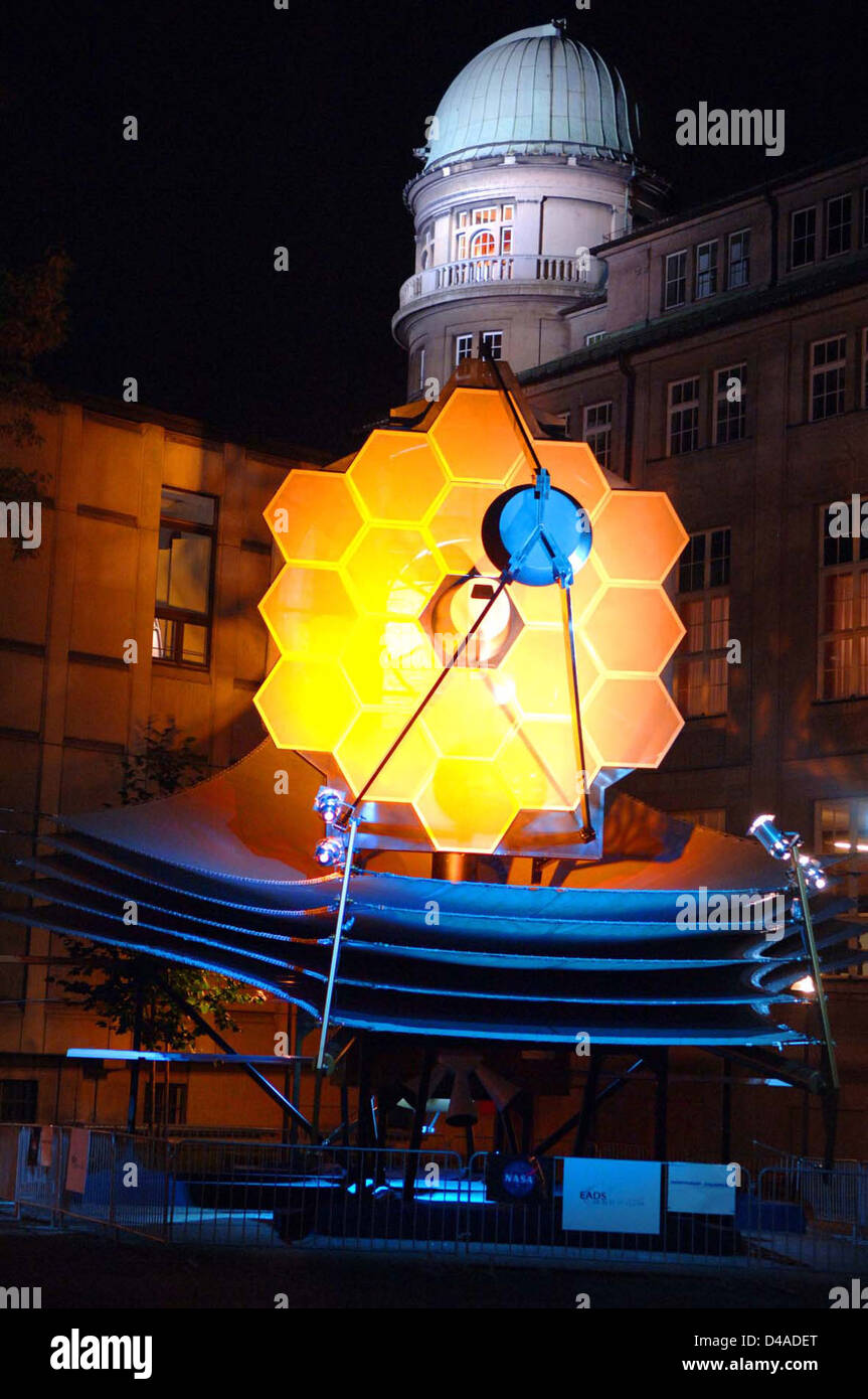 A full-scale model of the James Webb Space Telescope (JWST) was ...