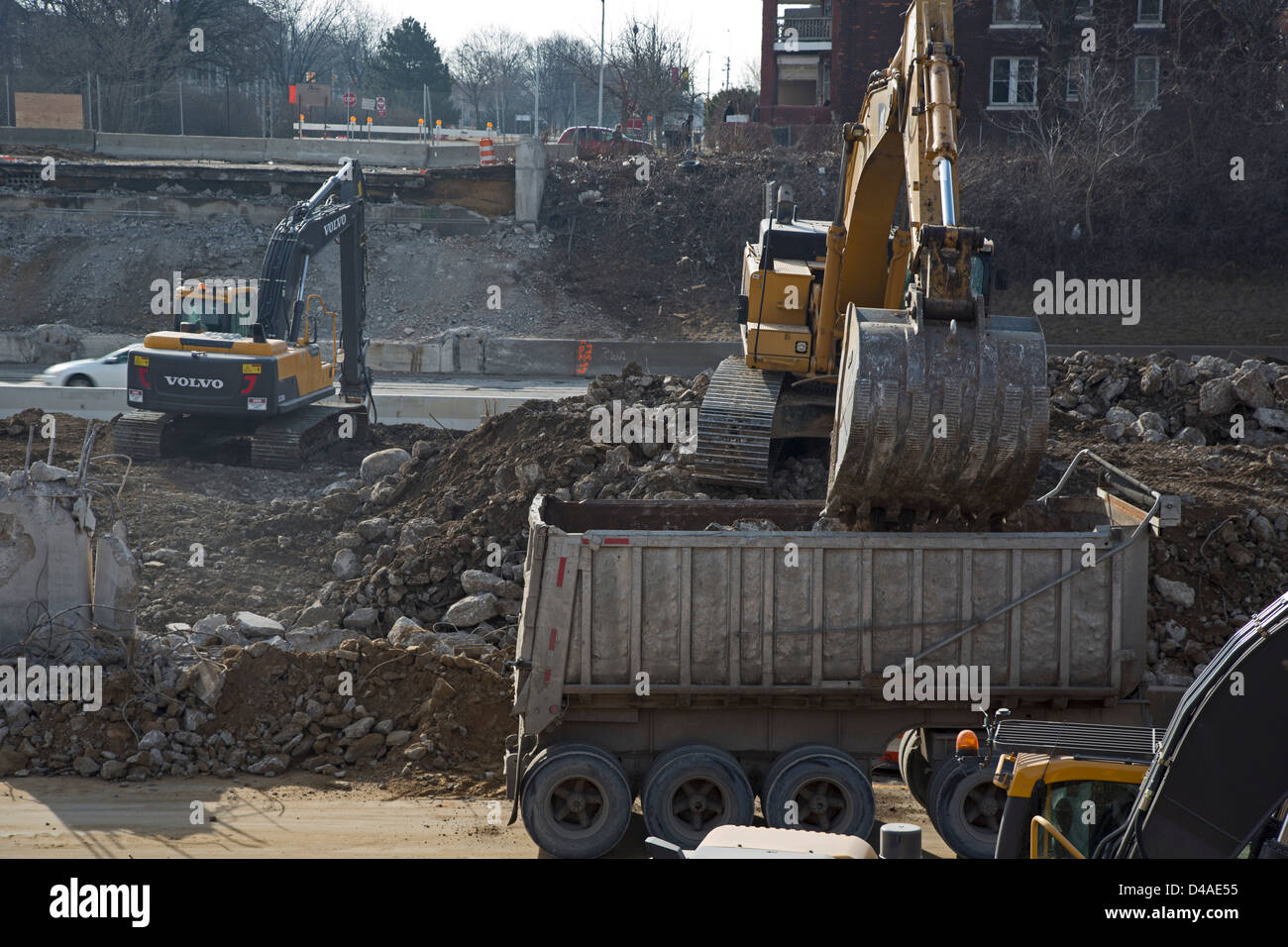 Workers rebuild interstate highway bridge in Detroit Stock Photo - Alamy