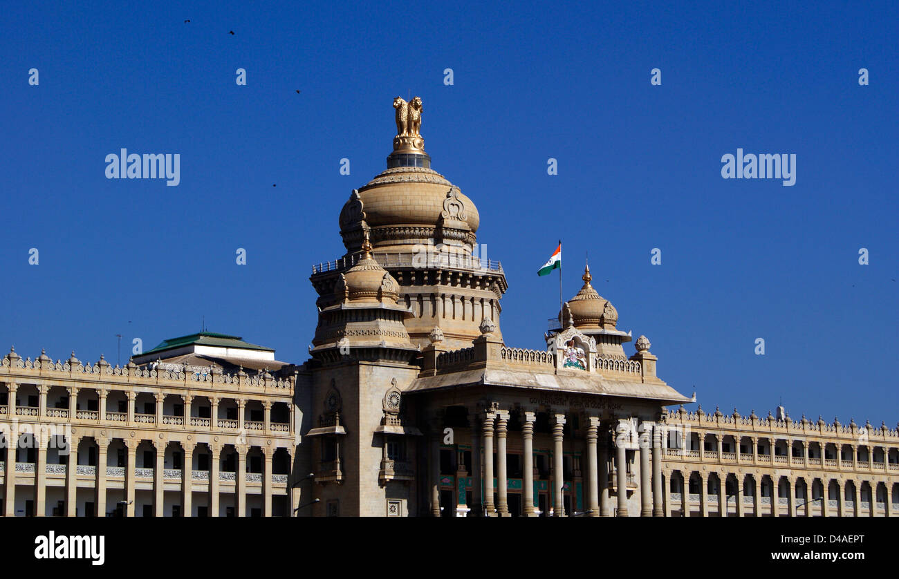Vidhana soudha hi-res stock photography and images - Alamy