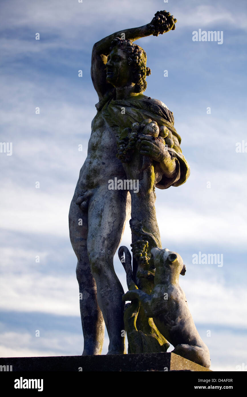 Bacchus grapes statue hi-res stock photography and images - Alamy