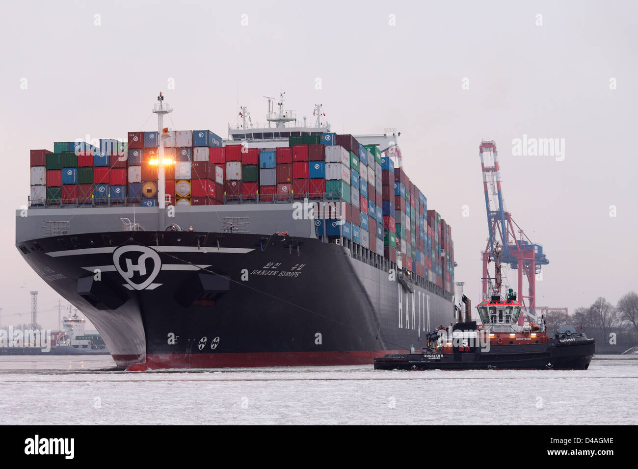 Hamburg, Germany, Europe Hanjin container ship with tugs in Hamburg ...