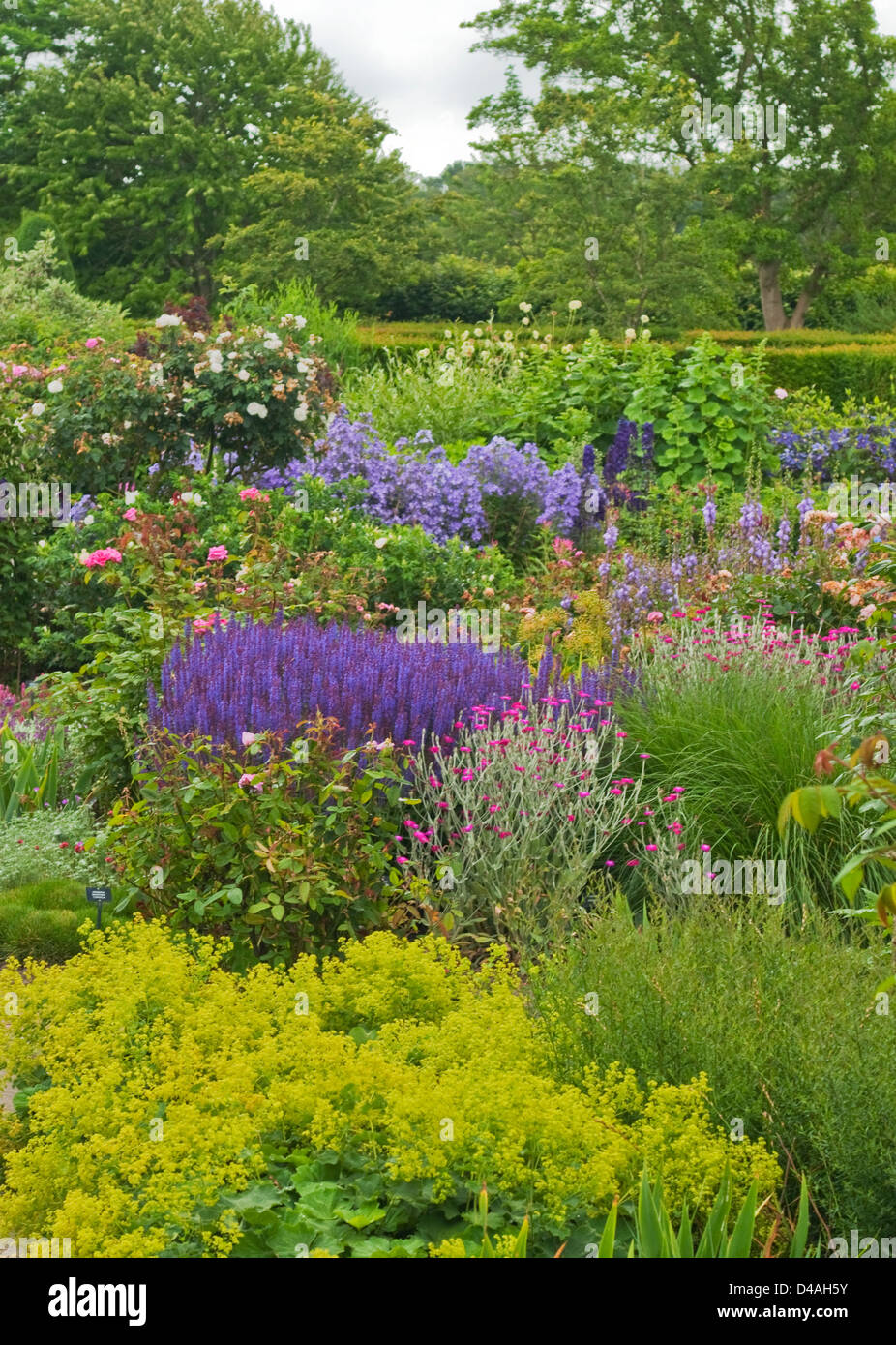 Sissinghurst castle garden hi-res stock photography and images - Alamy