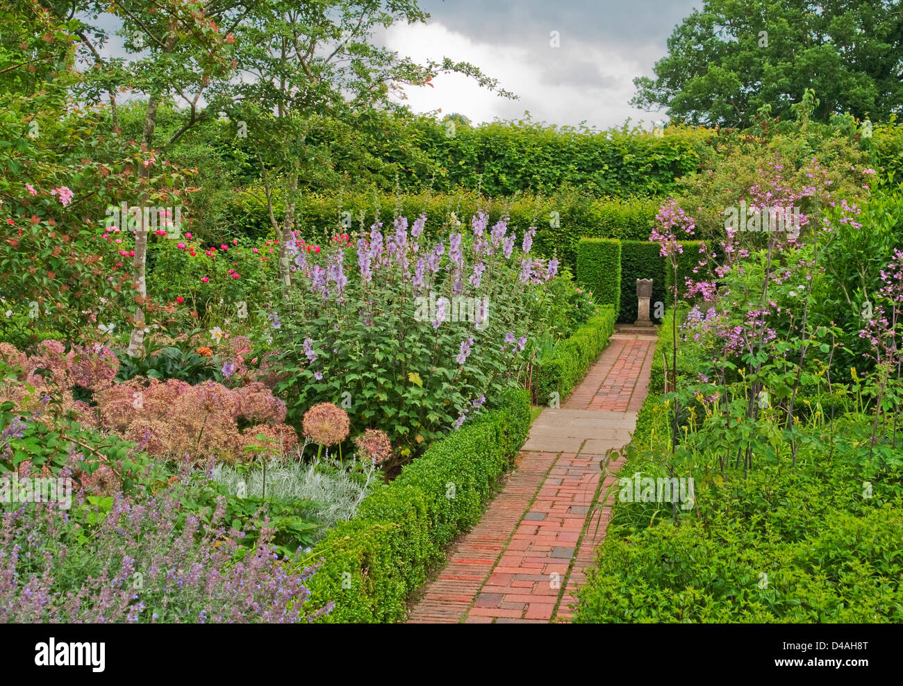 Sissinghurst castle gardens hi-res stock photography and images - Alamy
