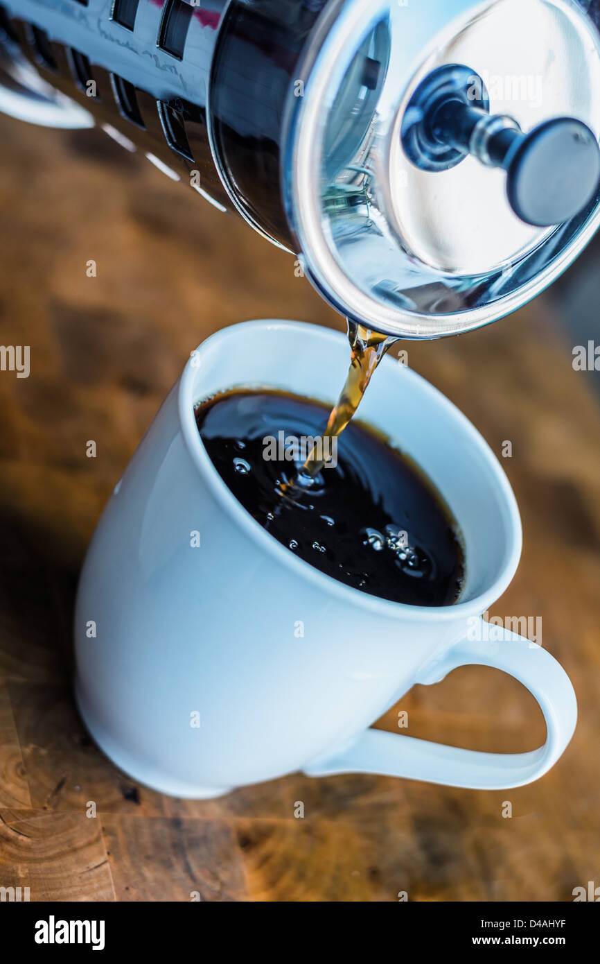 Coffee pouring from a cafetiere hi-res stock photography and images - Alamy