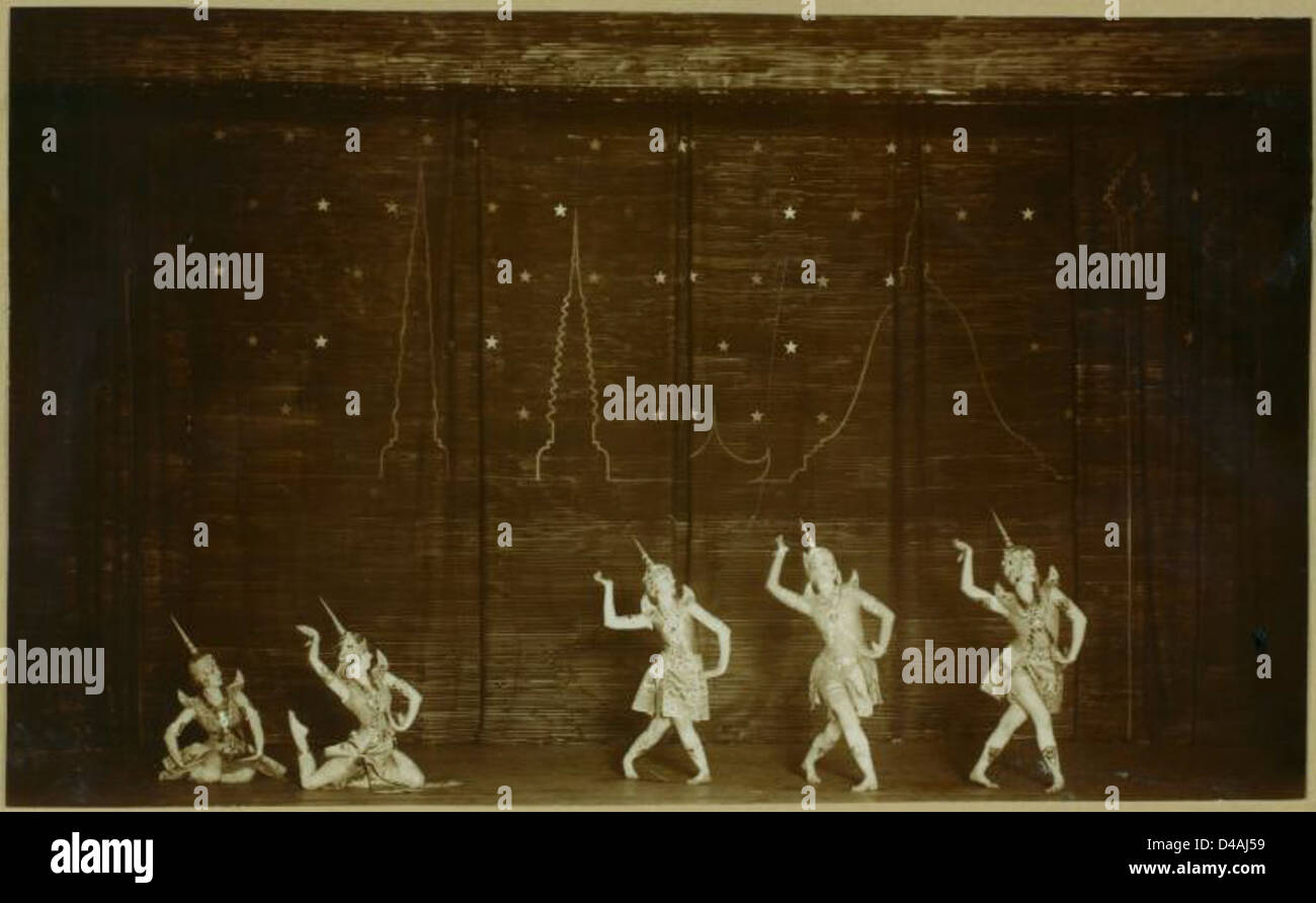 Ruth St. Denis, a pioneer in modern dance, poses with dancers Betty ...