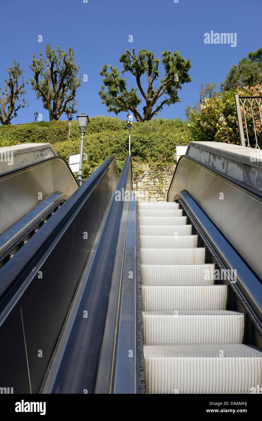 Outdoor escalator - Cortona, Italy Stock Photo - Alamy
