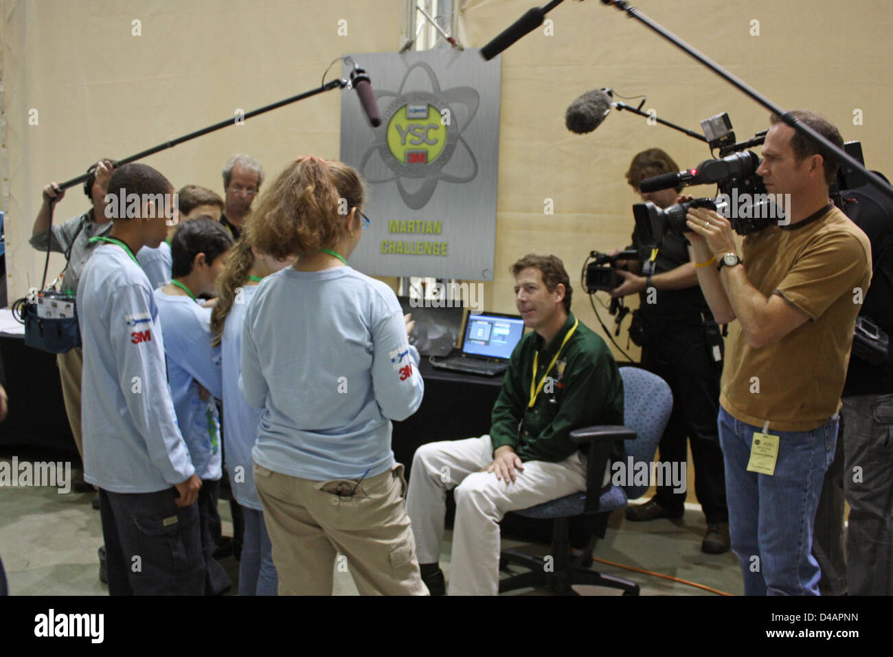 Young scientist challenge 3m hi-res stock photography and images - Alamy