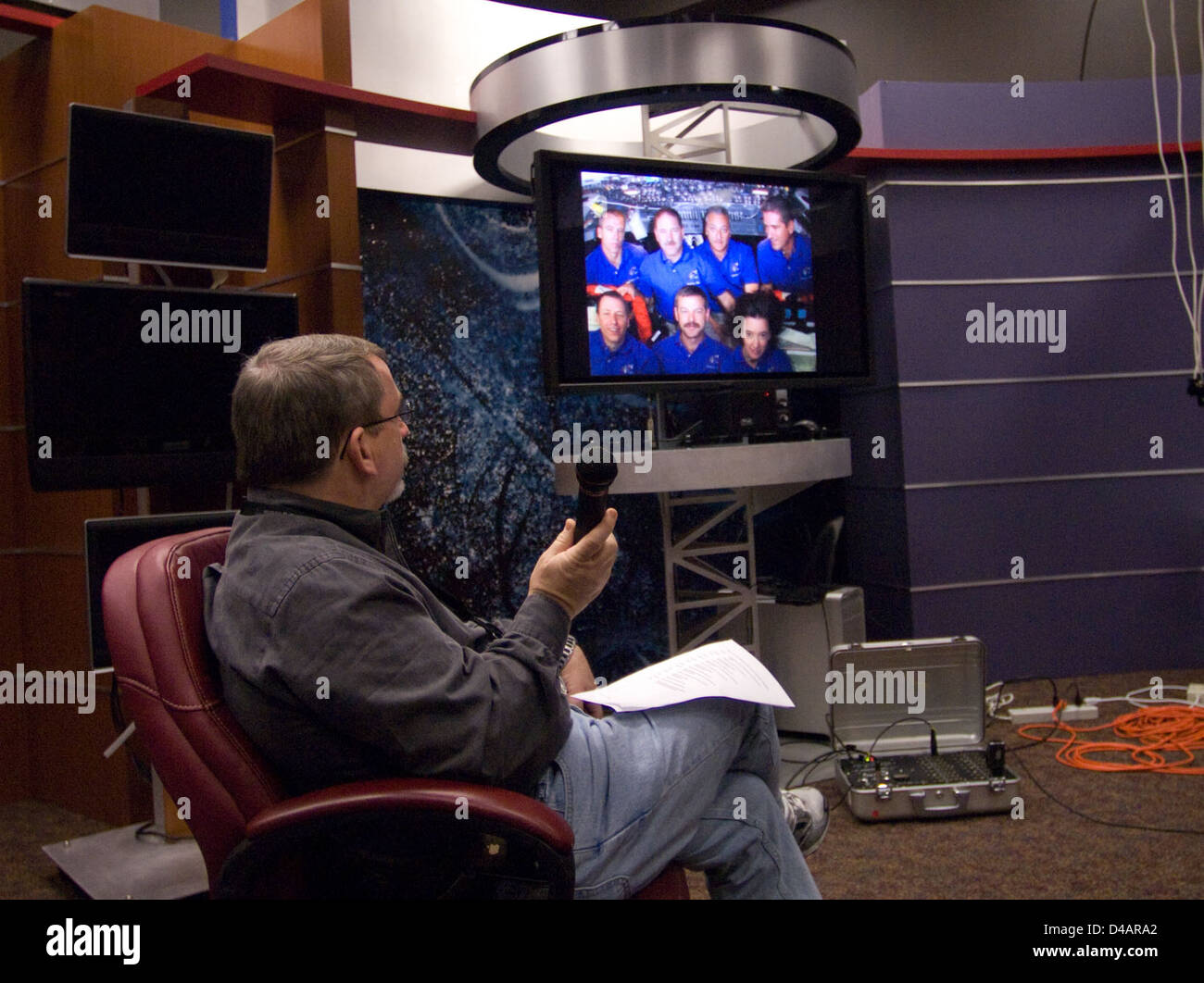 Sts 125 hi-res stock photography and images - Alamy