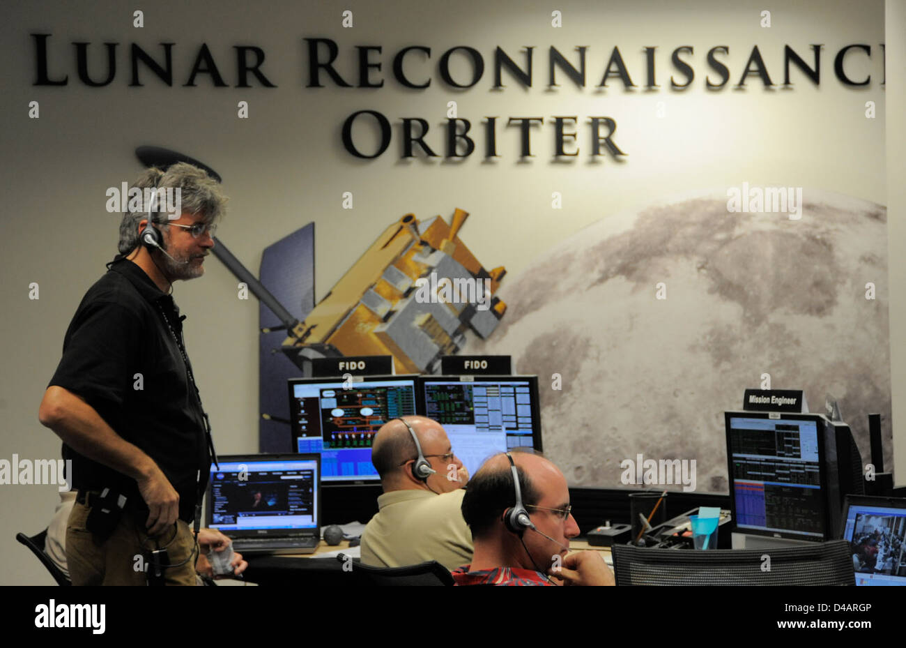 NASA's Lunar Reconnaissance Orbiter (LRO) successfully enters lunar ...