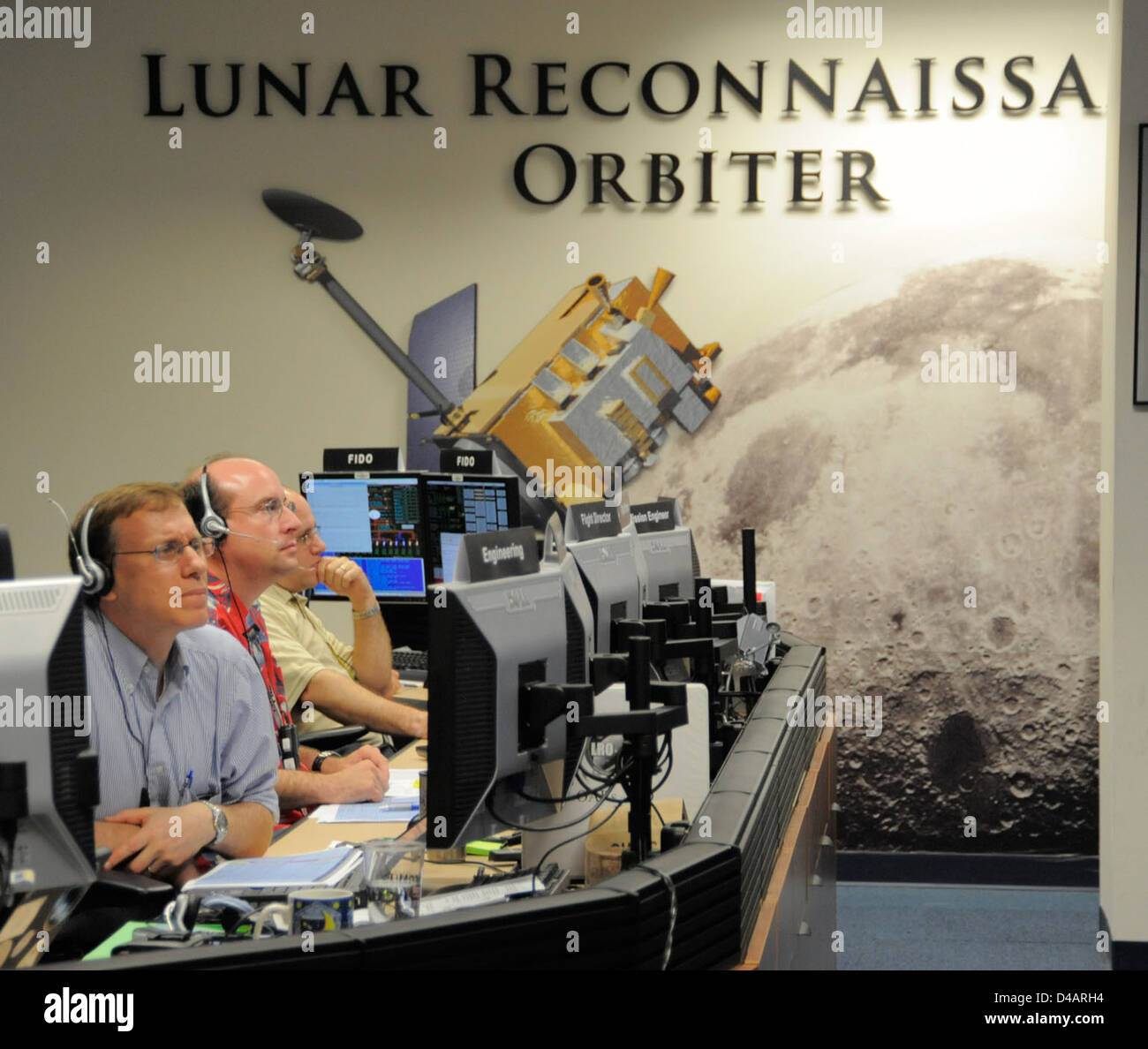 NASA's Lunar Reconnaissance Orbiter (LRO) successfully enters lunar ...