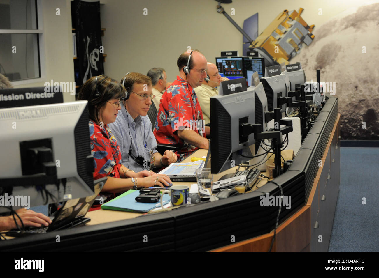 NASA's Lunar Reconnaissance Orbiter (LRO) successfully entered lunar ...