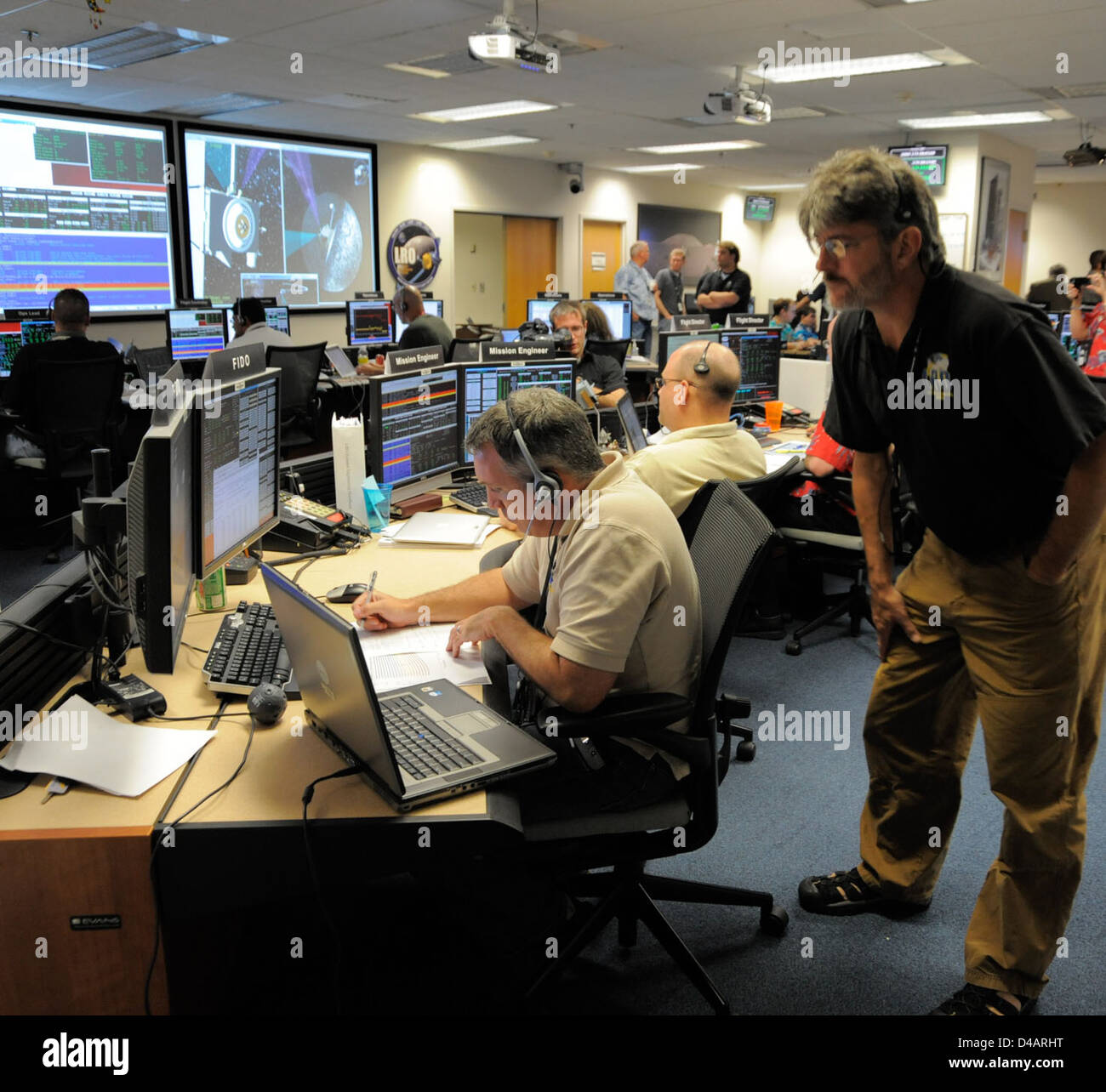 NASA's Lunar Reconnaissance Orbiter (LRO) successfully enters lunar ...