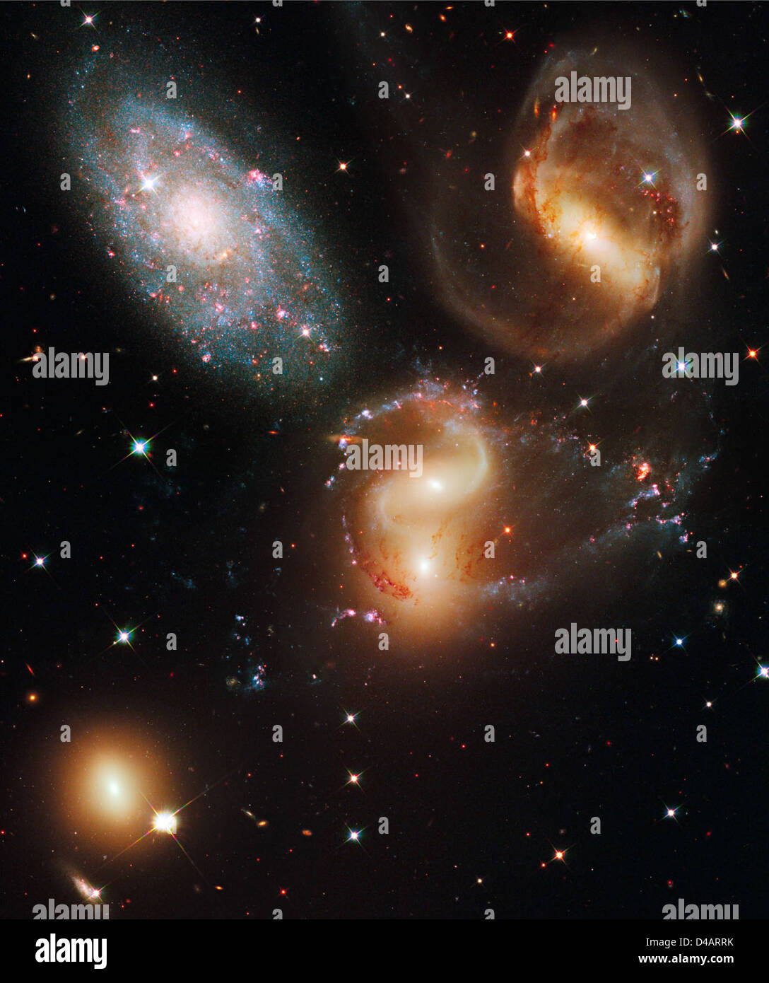 Hubble Space Telescope captures the galactic wreckage in Stephan's ...
