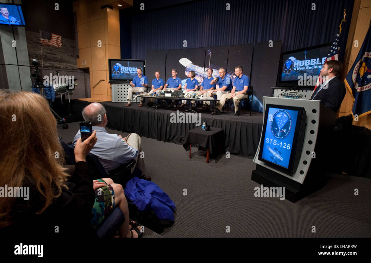STS-125 Hubble Crew Press Conference Stock Photo - Alamy