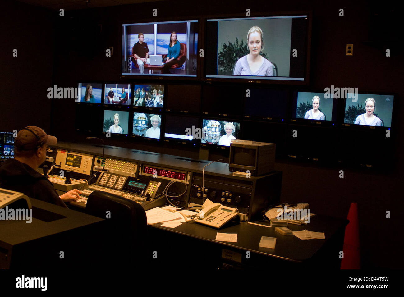 NASA's Solar Dynamics Observatory (SDO) observes a solar event ...