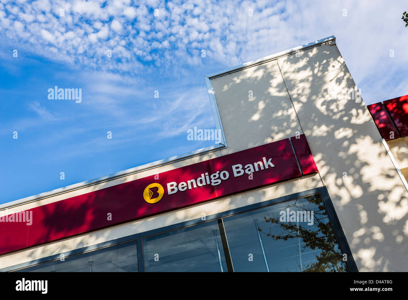 Bendigo Bank signing on building Stock Photo - Alamy