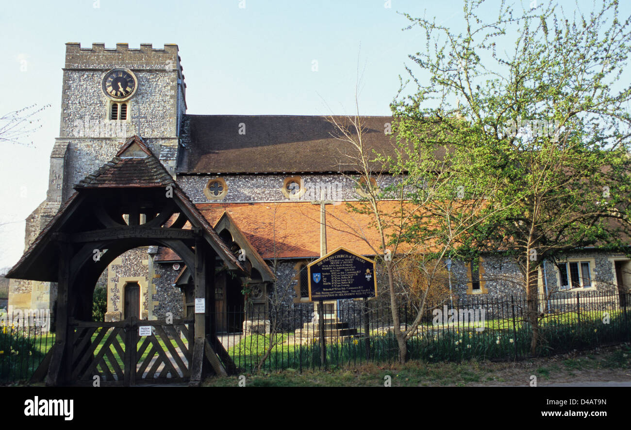 Church st goring oxfordshire hi-res stock photography and images - Alamy