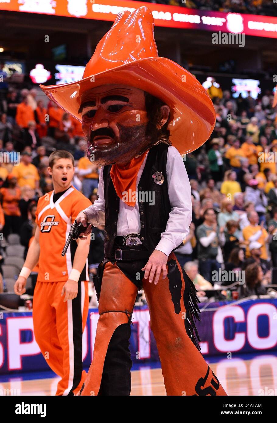 Oklahoma state university mascot hi-res stock photography and images ...