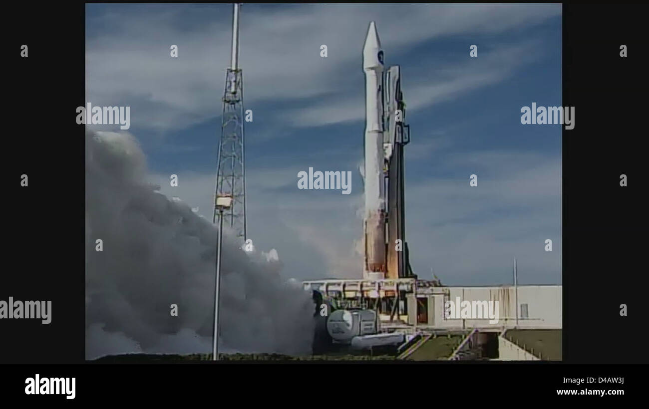 Sdo space nasa sun hi-res stock photography and images - Alamy