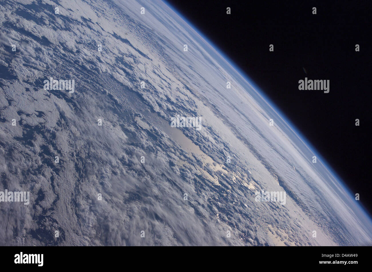 Earths horizon hi-res stock photography and images - Alamy