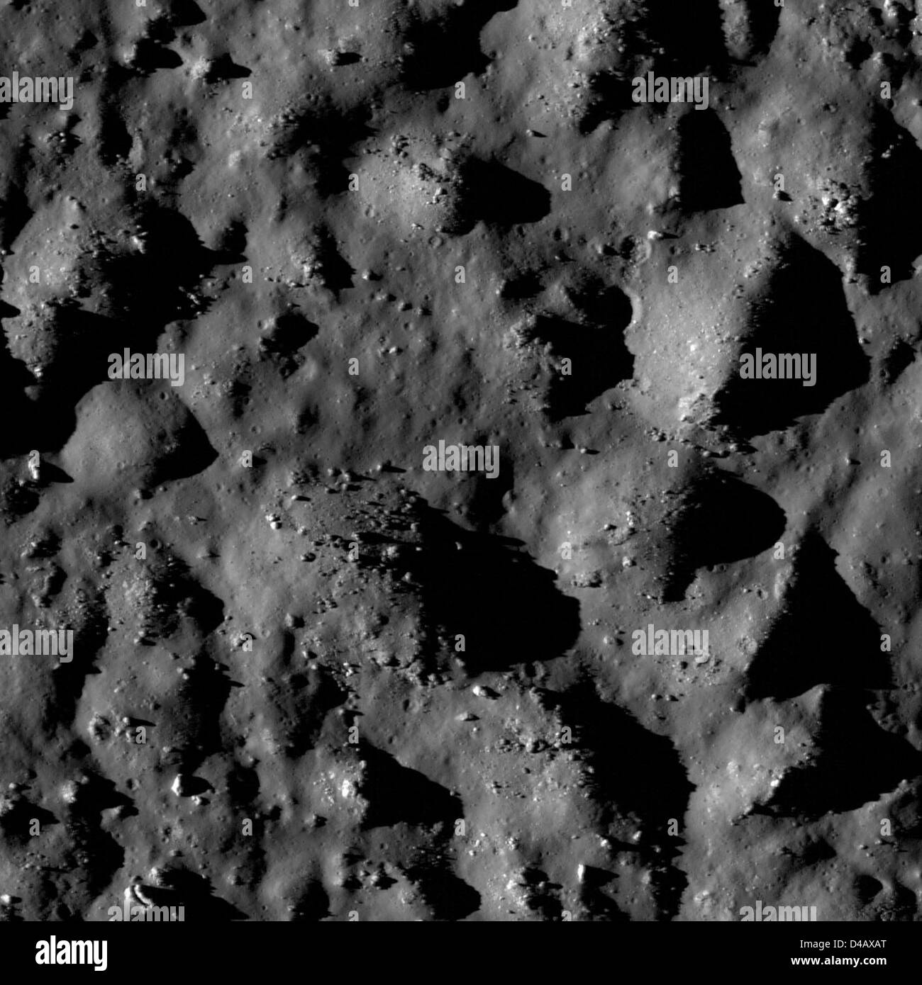 NASA’s Lunar Reconnaissance Orbiter (LRO) captured images of the floor ...