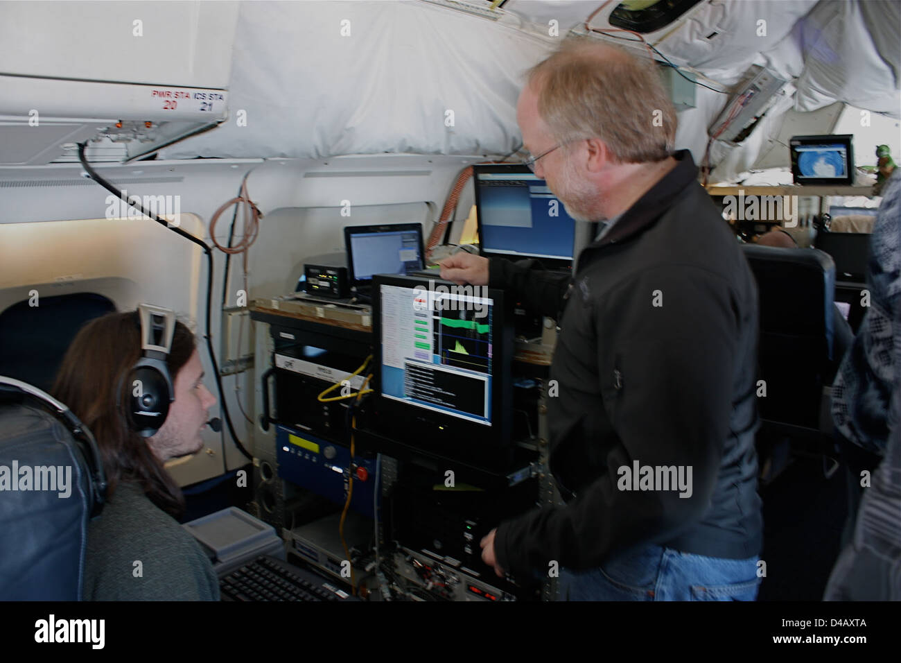 NASA's Operation IceBridge conducts aerial surveys over the South Pole ...