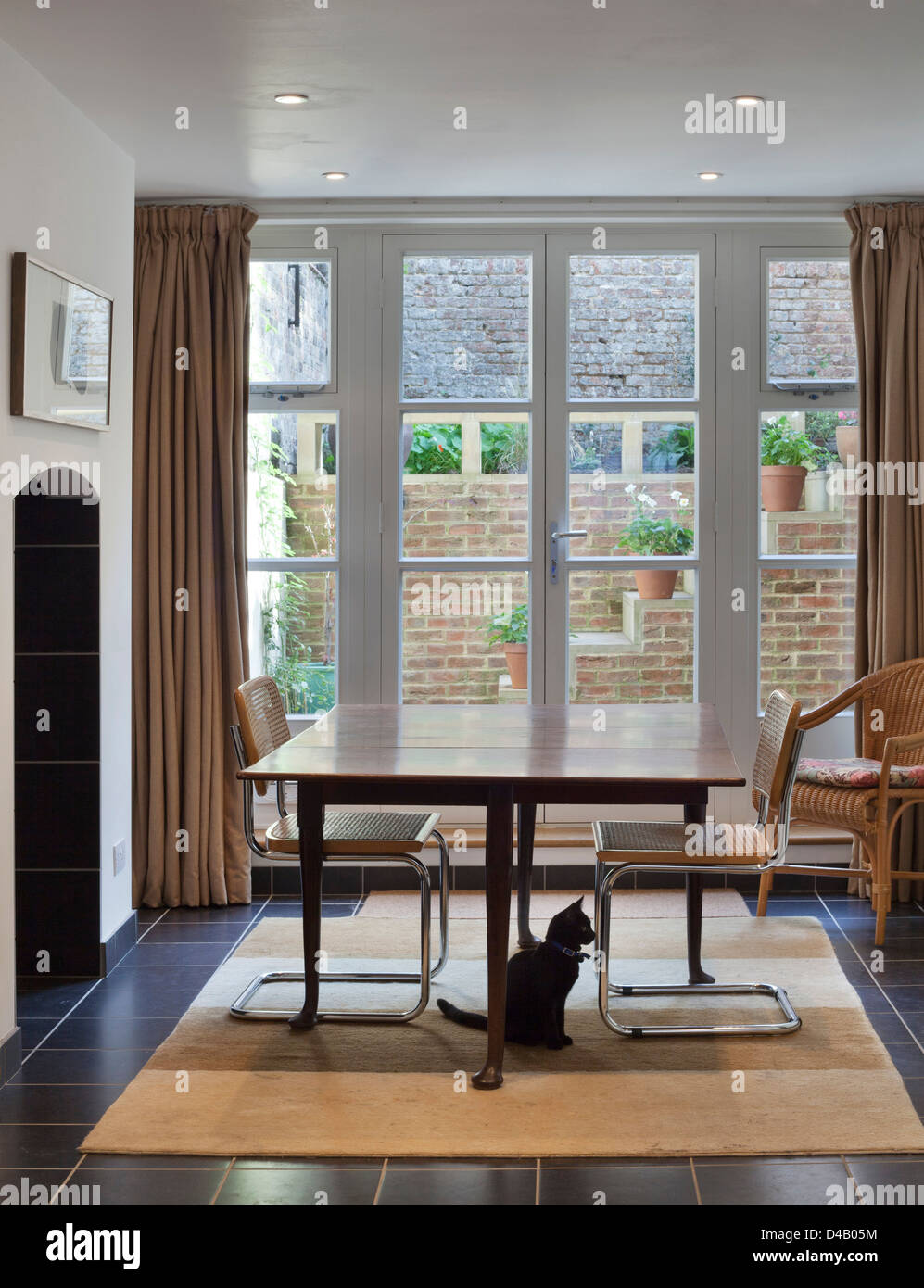 Barnsbury Road, London, United Kingdom. Architect: James Dunnett ...