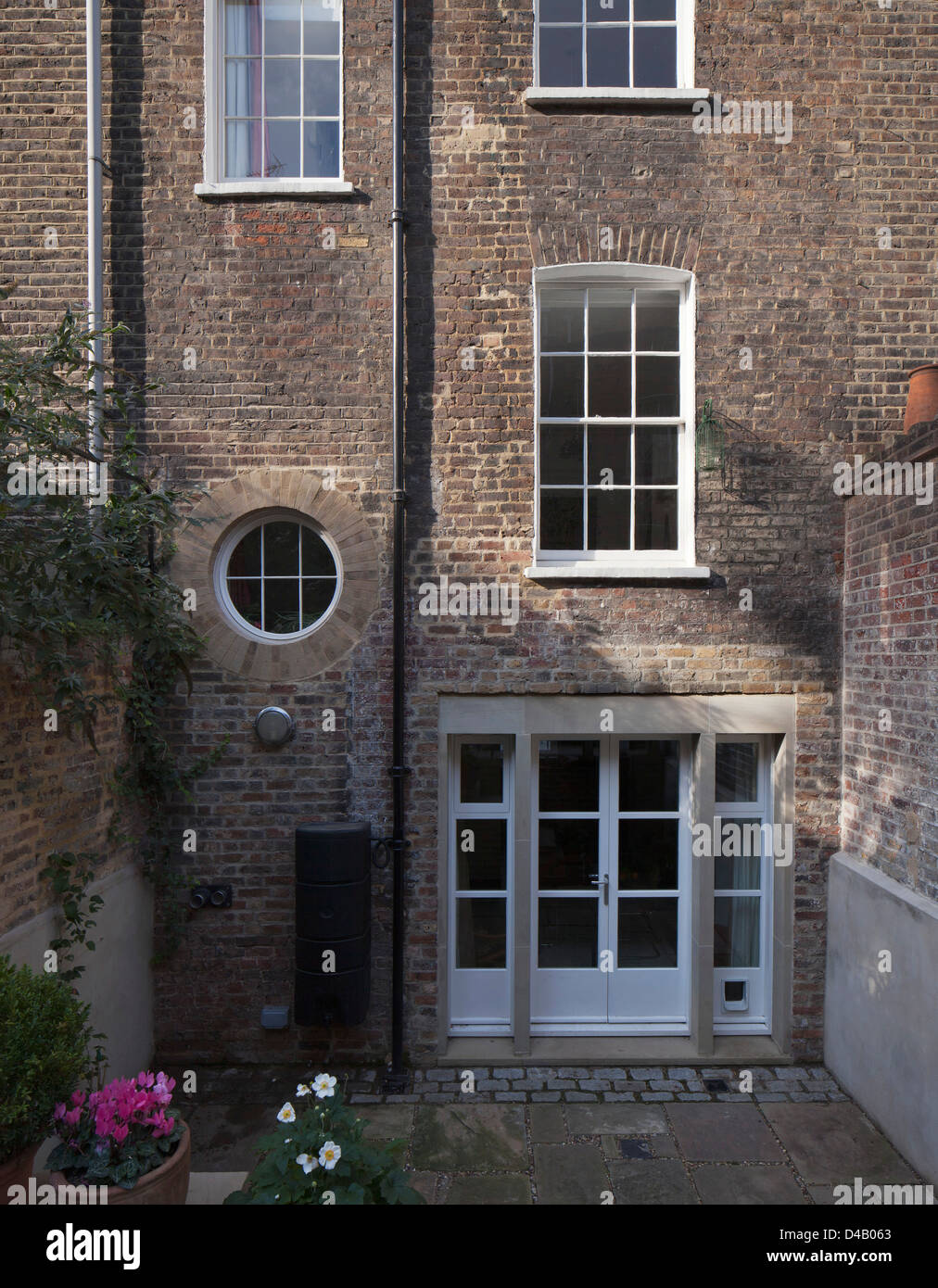 Barnsbury Road, London, United Kingdom. Architect: James Dunnett ...