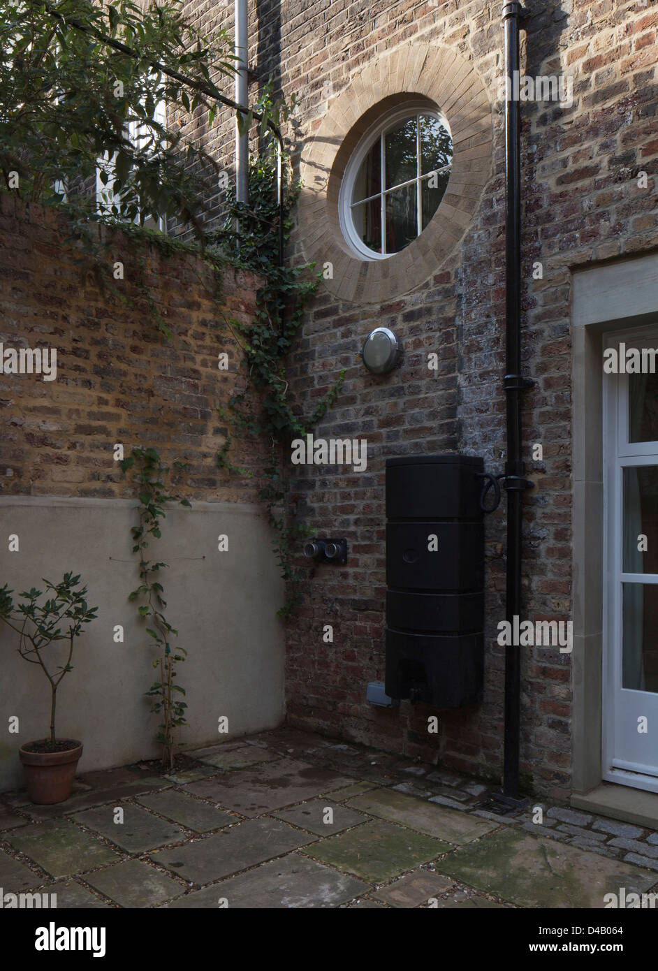 Barnsbury Road, London, United Kingdom. Architect: James Dunnett ...
