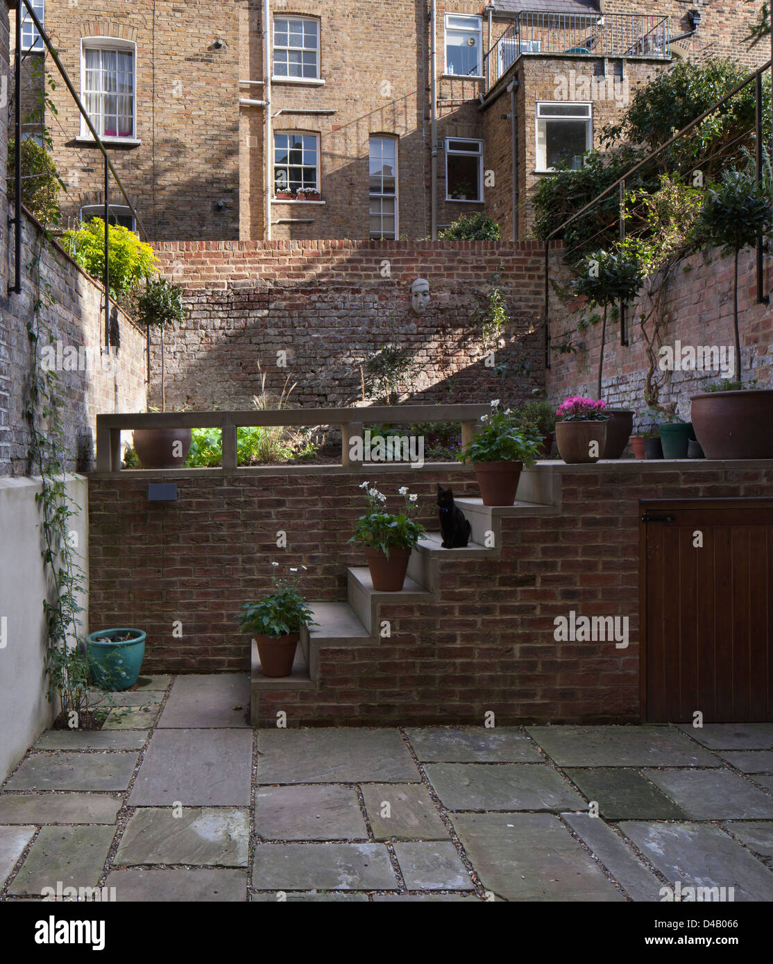 Barnsbury Road, London, United Kingdom. Architect: James Dunnett ...