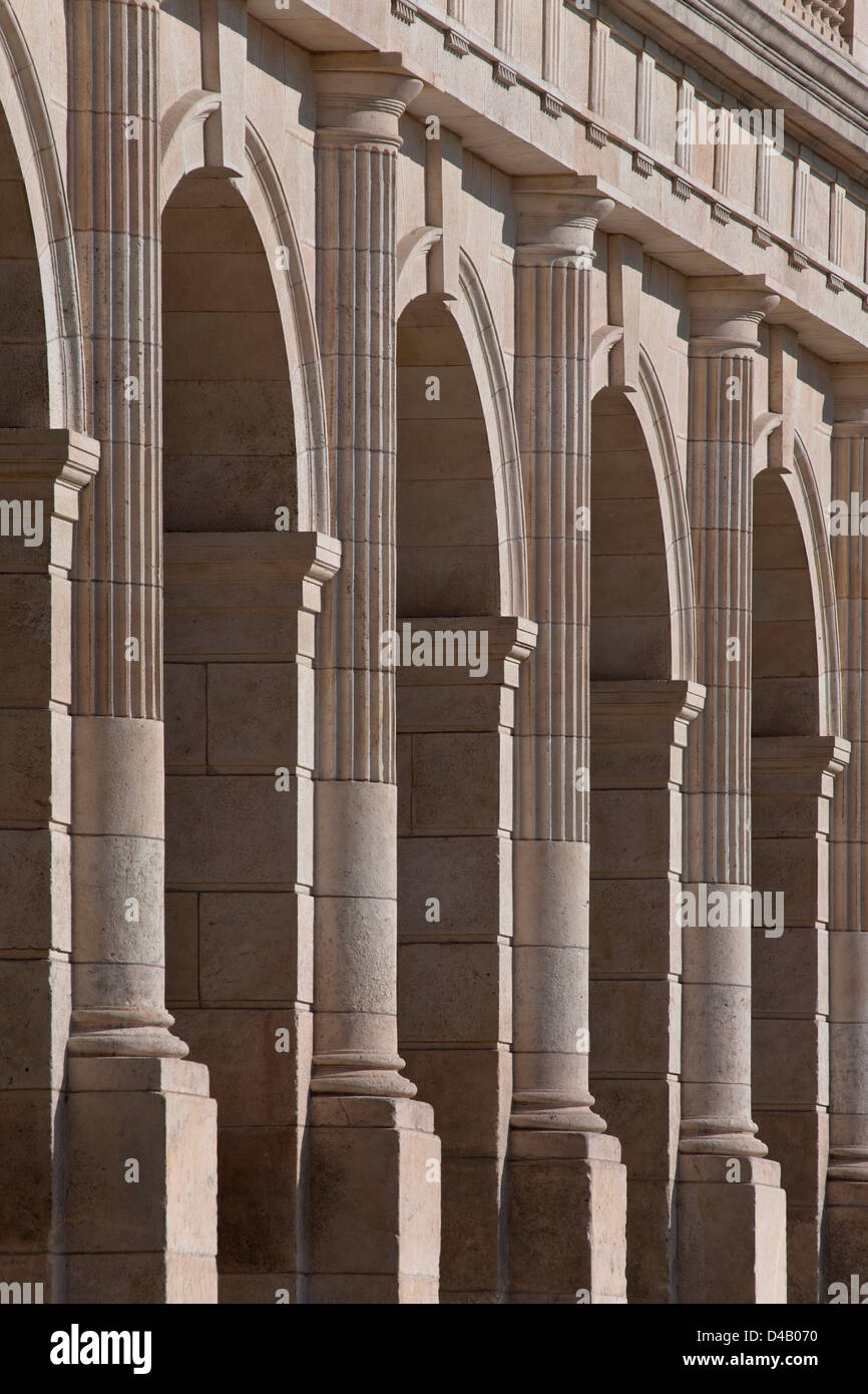 Palacio De Justicia in Burgos, Burgos, Spain. Architect: Primitivo ...