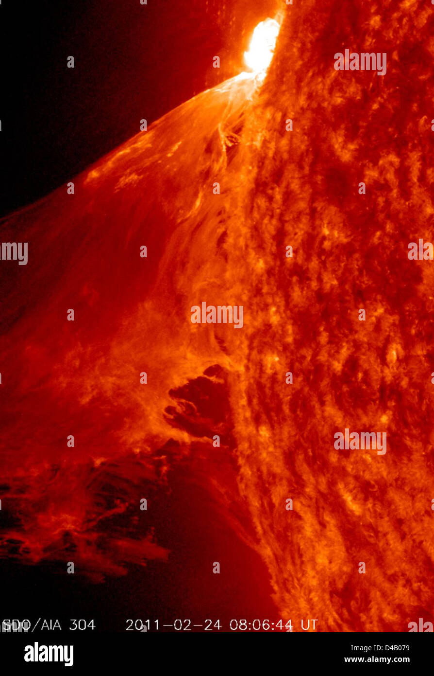 NASA’s Solar Dynamics Observatory captures a massive solar prominence ...