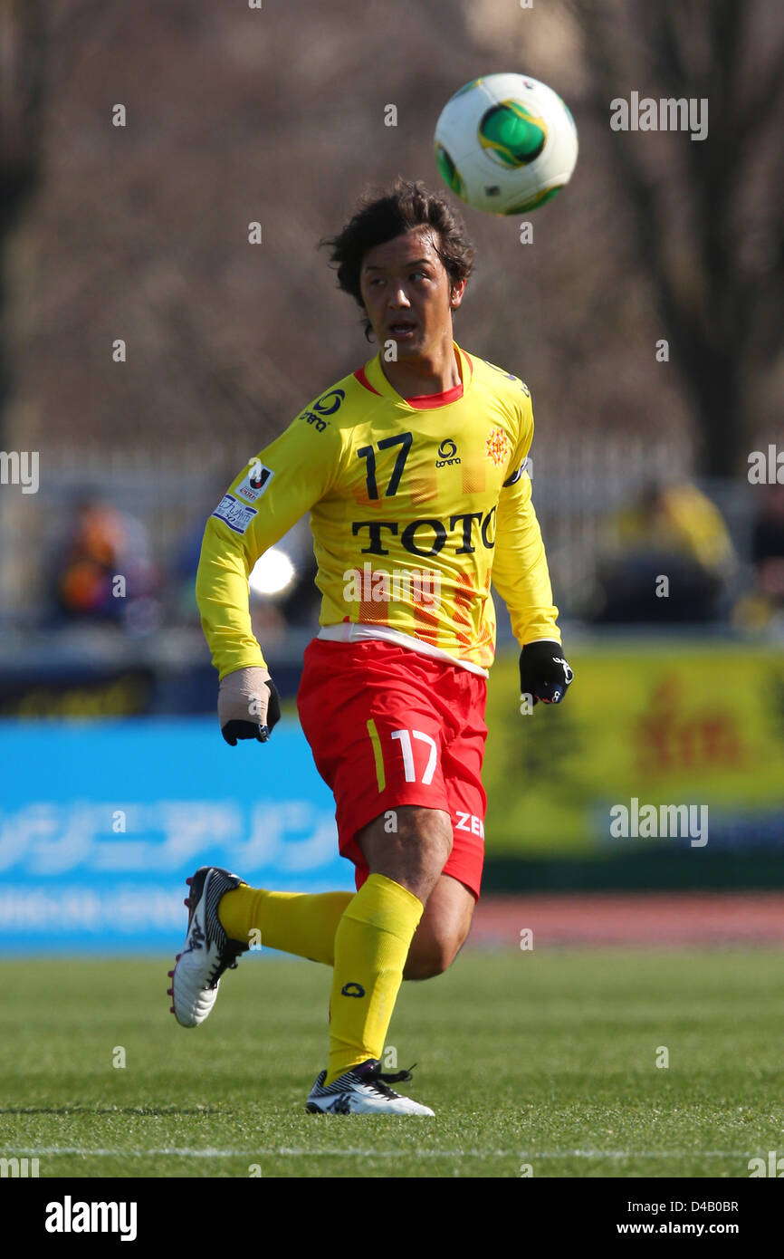 Yosuke Matsumoto (Giravanz), MARCH 3, 2013 - Football /Soccer : 2013 J ...