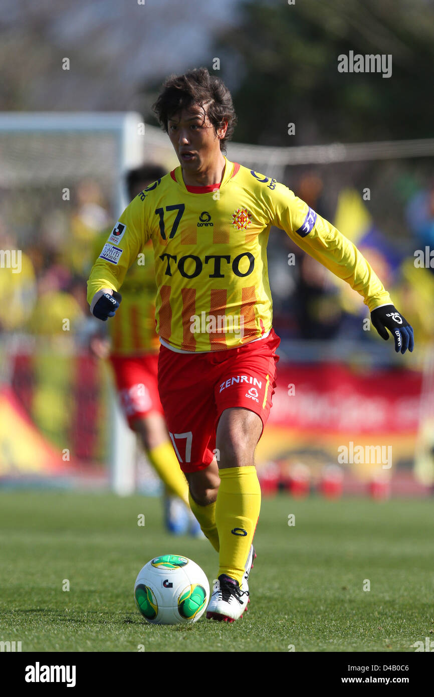 Yosuke Matsumoto (Giravanz), MARCH 3, 2013 - Football /Soccer : 2013 J ...
