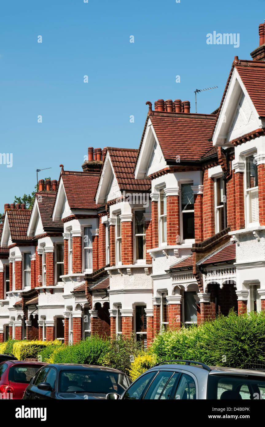Row of Typical English Terraced Houses at London Stock Photo - Alamy