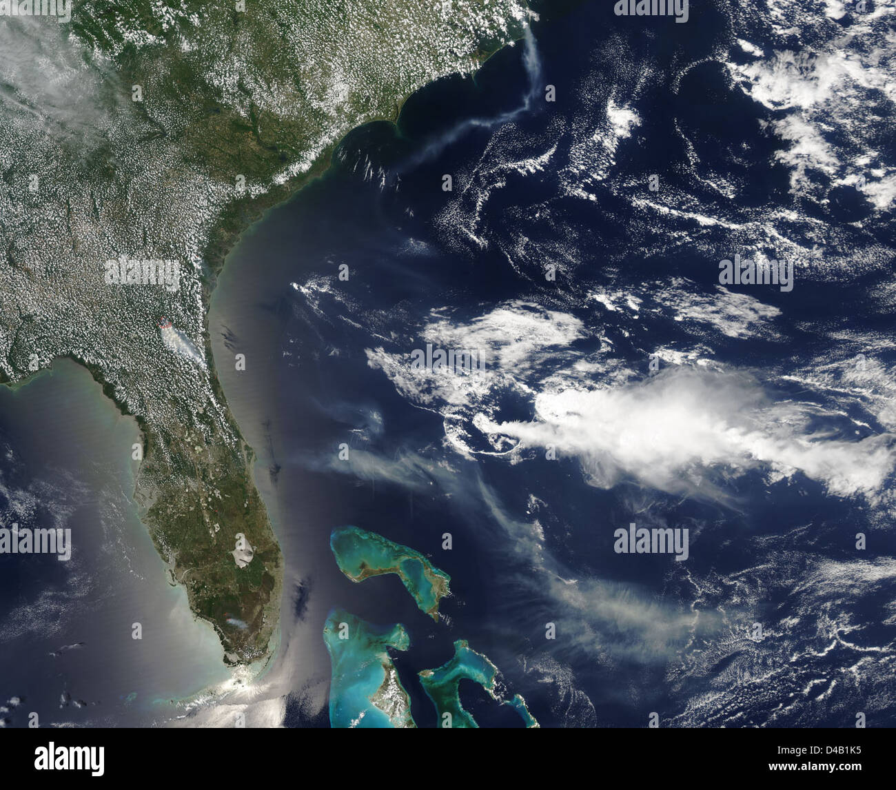 NASA captures the smoke from the Honey Prairie and Pains Bay fires over ...