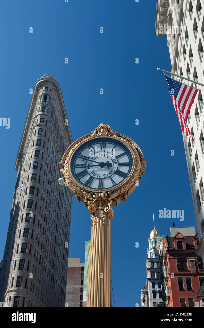 FIFTH AVENUE BUILDING PUBLIC CLOCK (©HECLA IRON WORKS 1909) FLATIRON ...