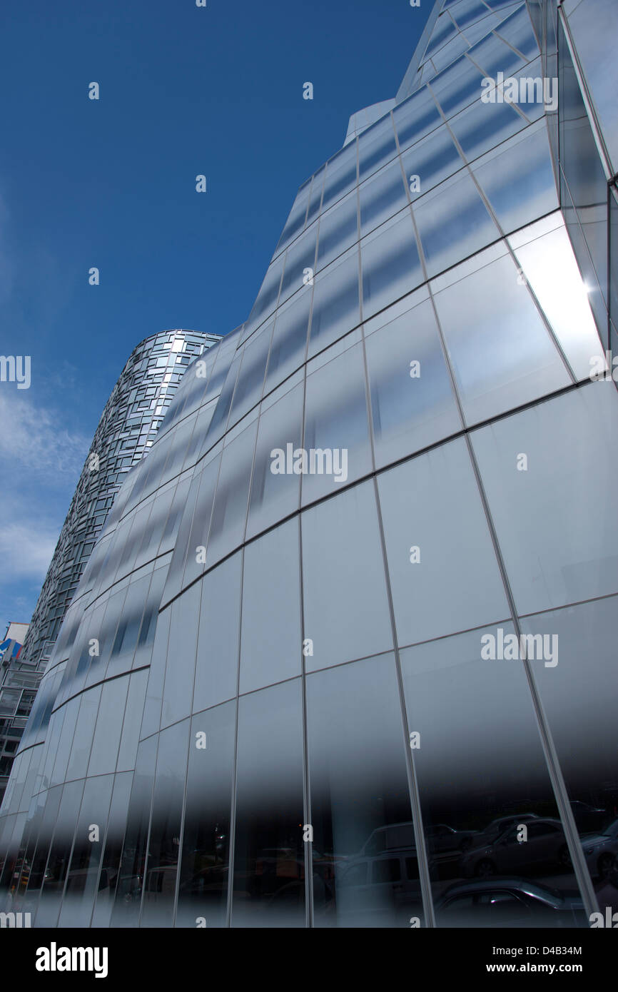 IAC BUILDING (©FRANK GEHRY 2007) WEST SIDE HIGHWAY CHELSEA MANHATTAN ...