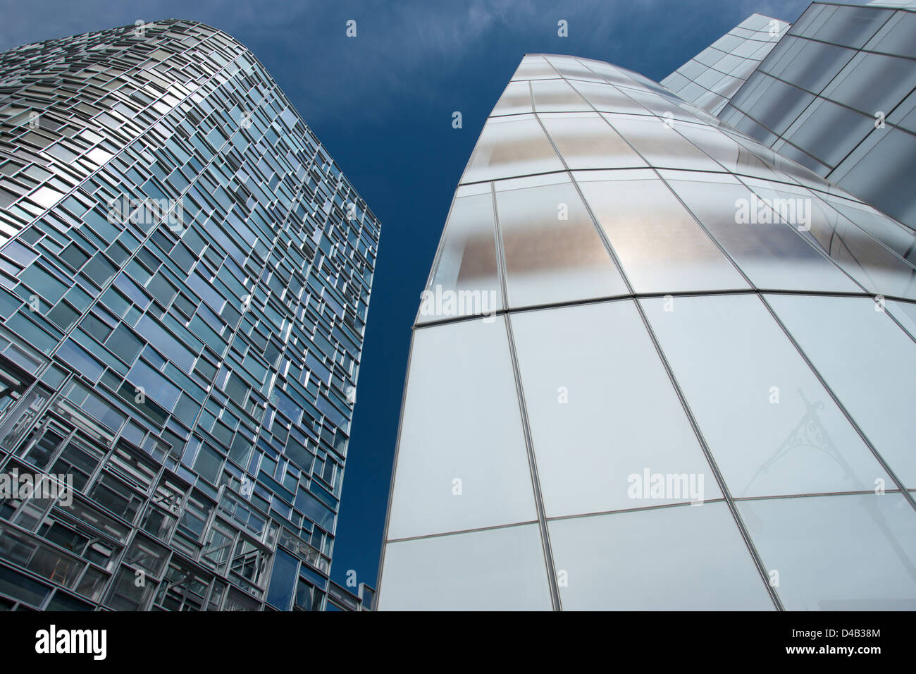 IAC BUILDING (©FRANK GEHRY 2007) WEST SIDE HIGHWAY CHELSEA MANHATTAN ...