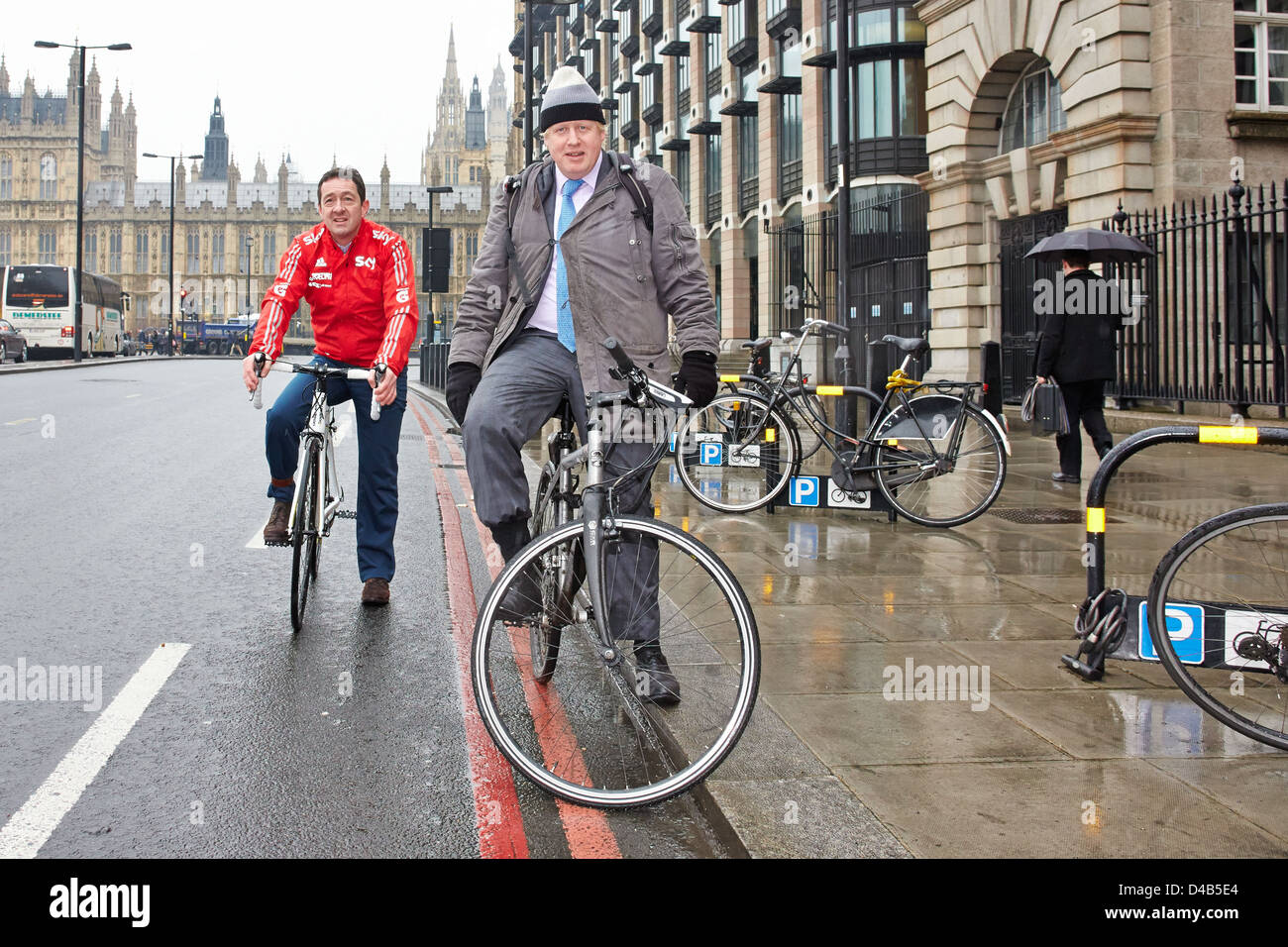 Mayor BORIS JOHNSON and Olympic cyclist CHRIS BOARDMAN cycle through ...