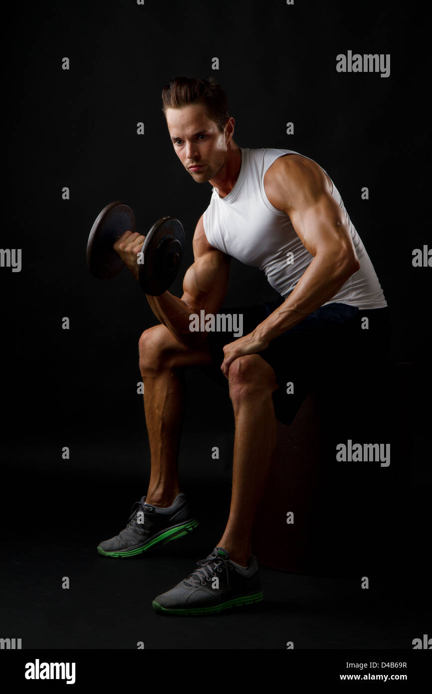 Dumbbell lifts hi-res stock photography and images - Alamy
