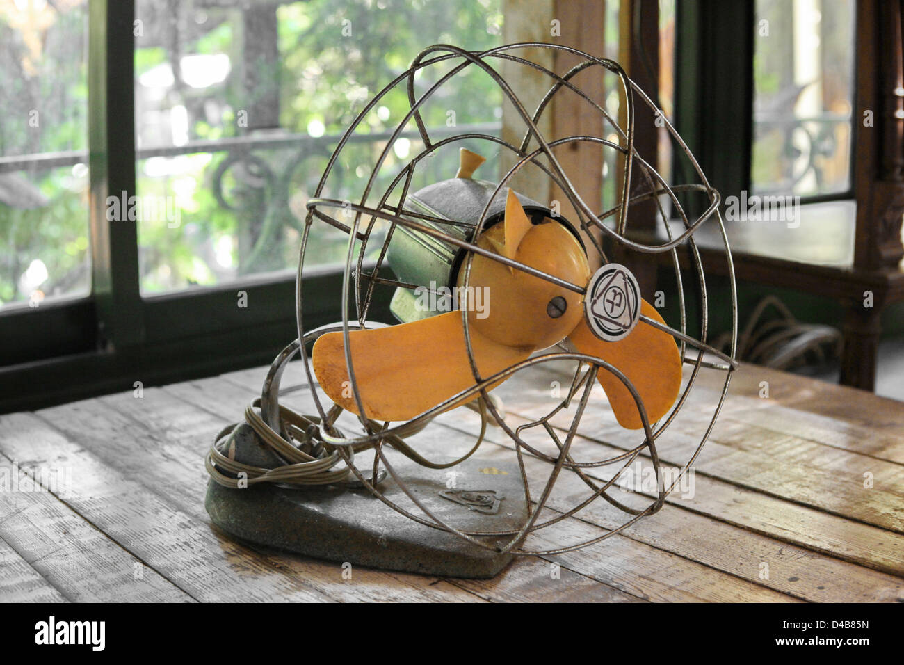 Vintage cooler hi-res stock photography and images - Alamy