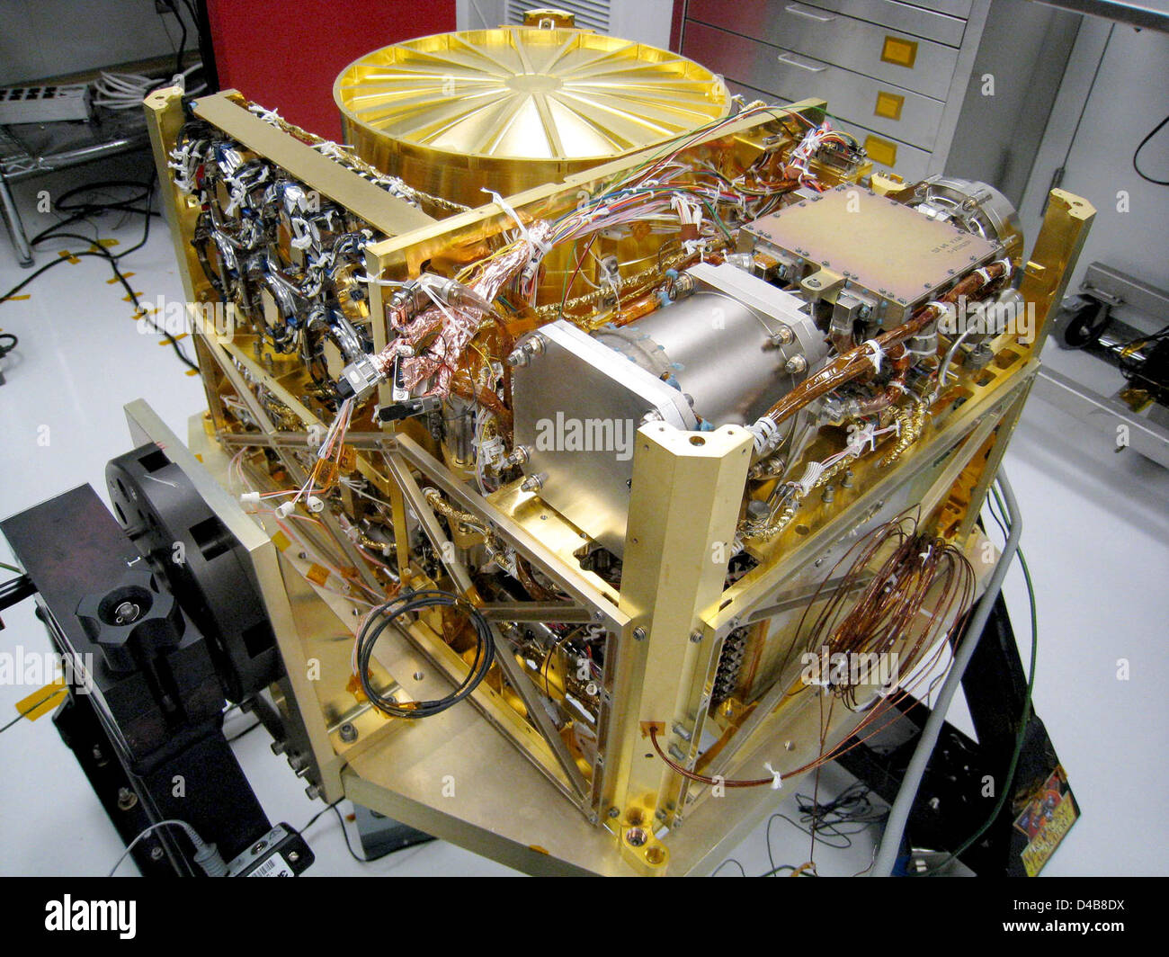The Sample Analysis at Mars (SAM) on the Curiosity rover analyzes ...