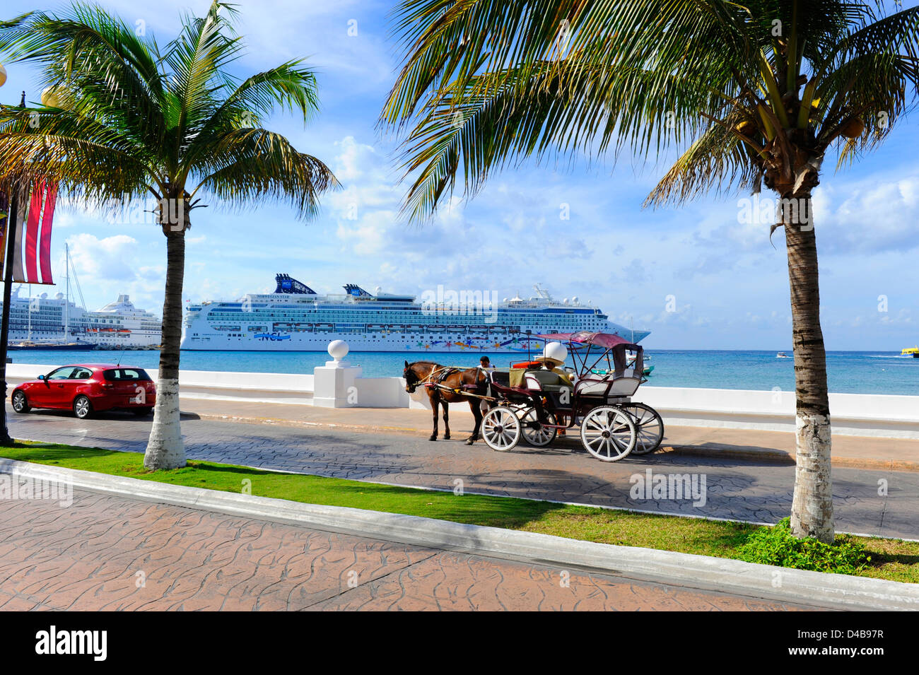 Sail carriage hi-res stock photography and images - Alamy