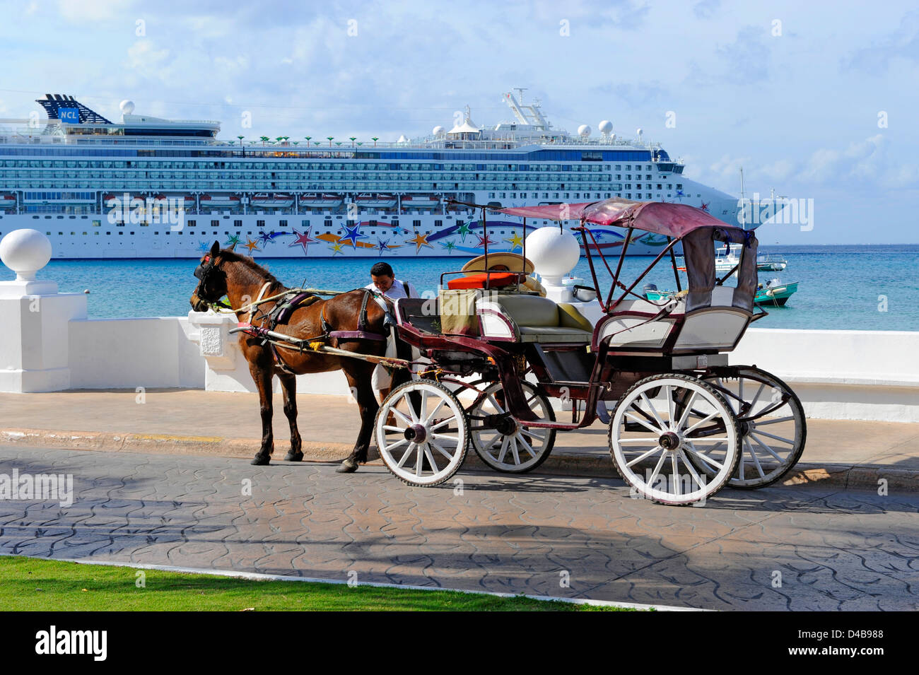 Sail carriage hi-res stock photography and images - Alamy