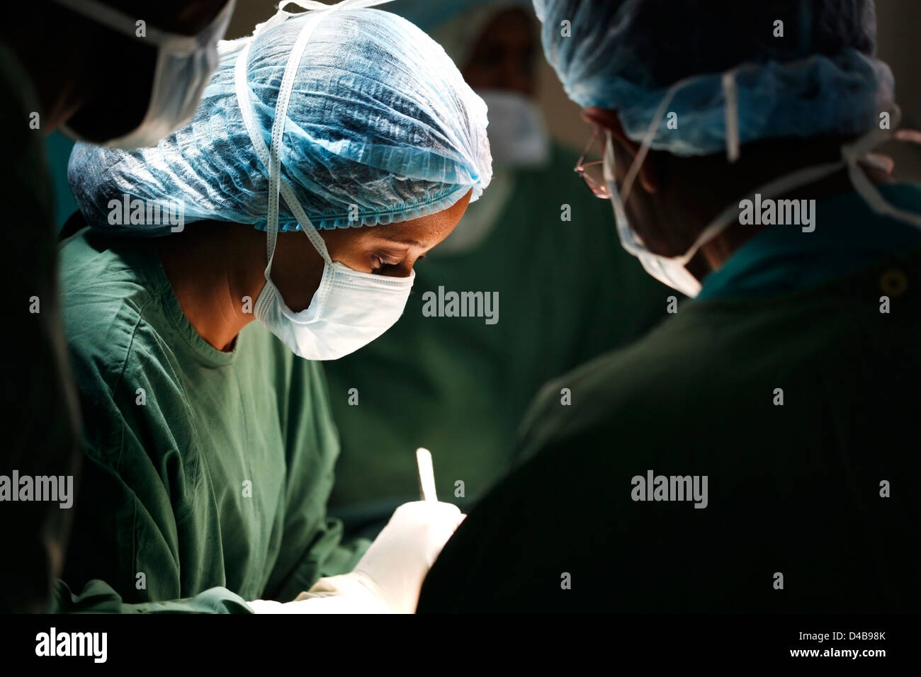 Assistants hi-res stock photography and images - Alamy