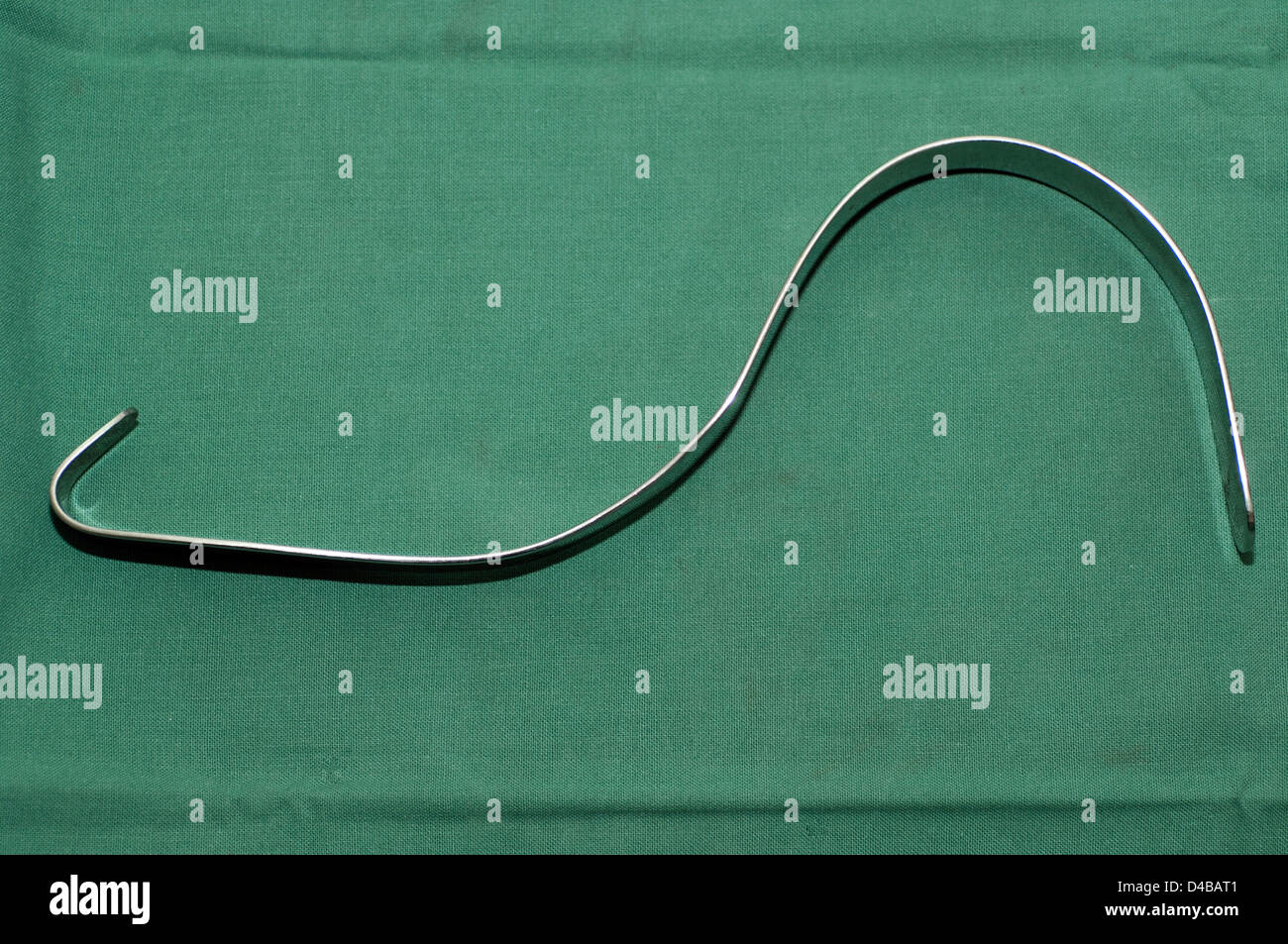 Surgical retractor hi-res stock photography and images - Alamy