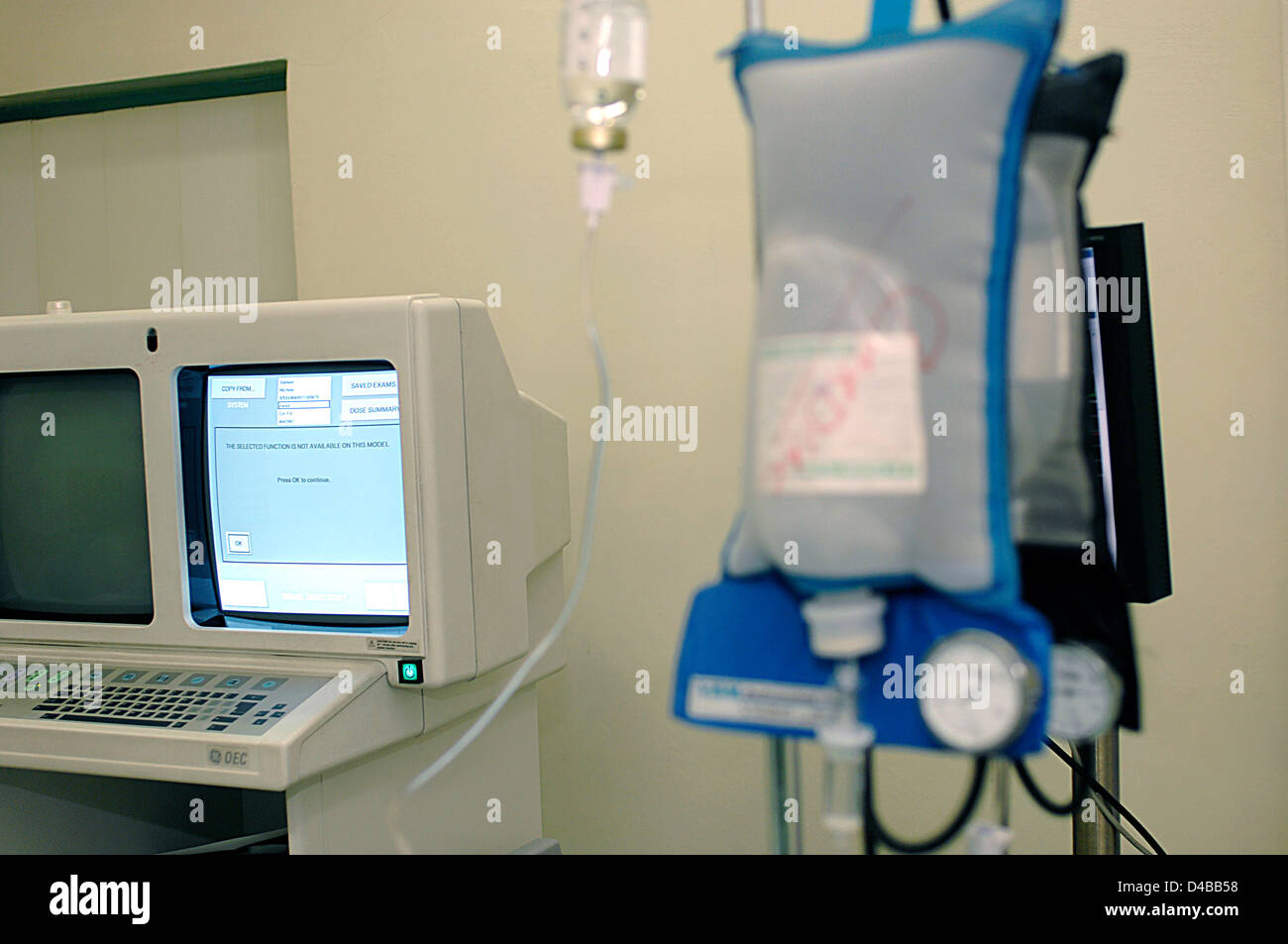 Dual monitor can be seen left hand side picture One monitor linked ...